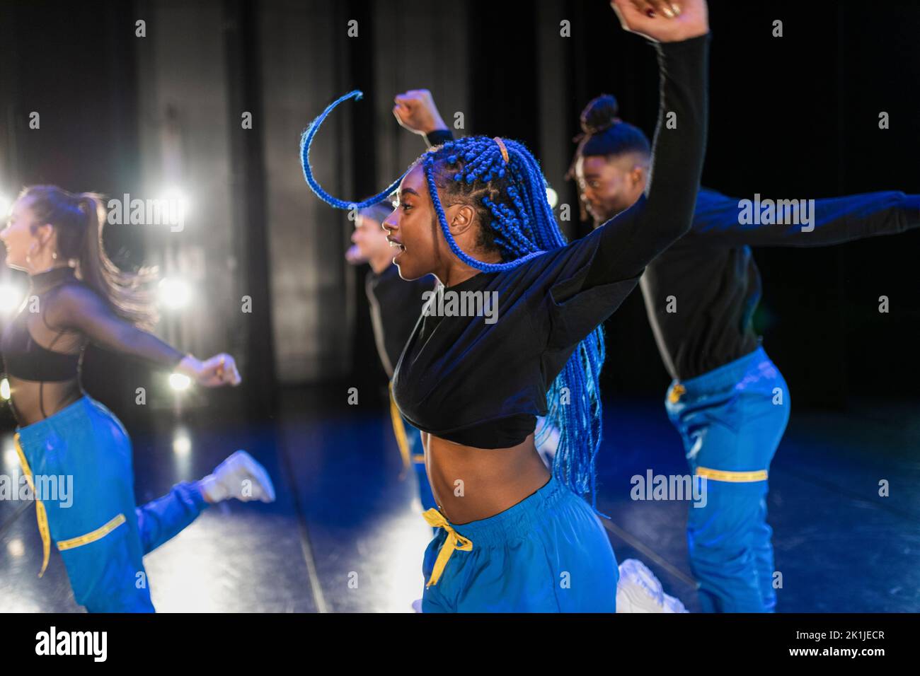 Performing on stage hi-res stock photography and images - Alamy