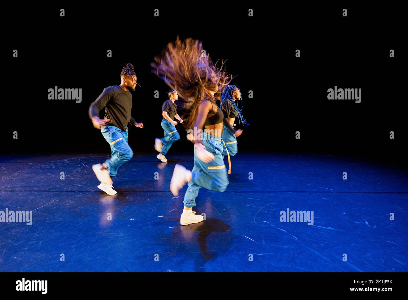 Hip hop dance stage hi-res stock photography and images - Alamy