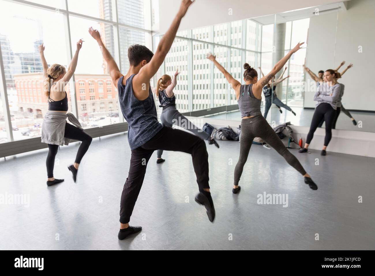 Modern dancers in a studio hi-res stock photography and images - Alamy