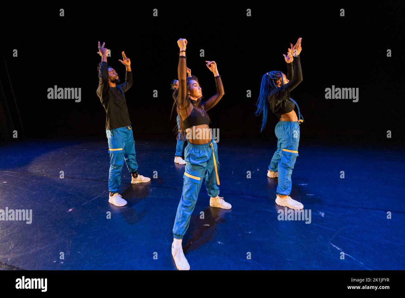 Hip hop dance stage hi-res stock photography and images - Alamy