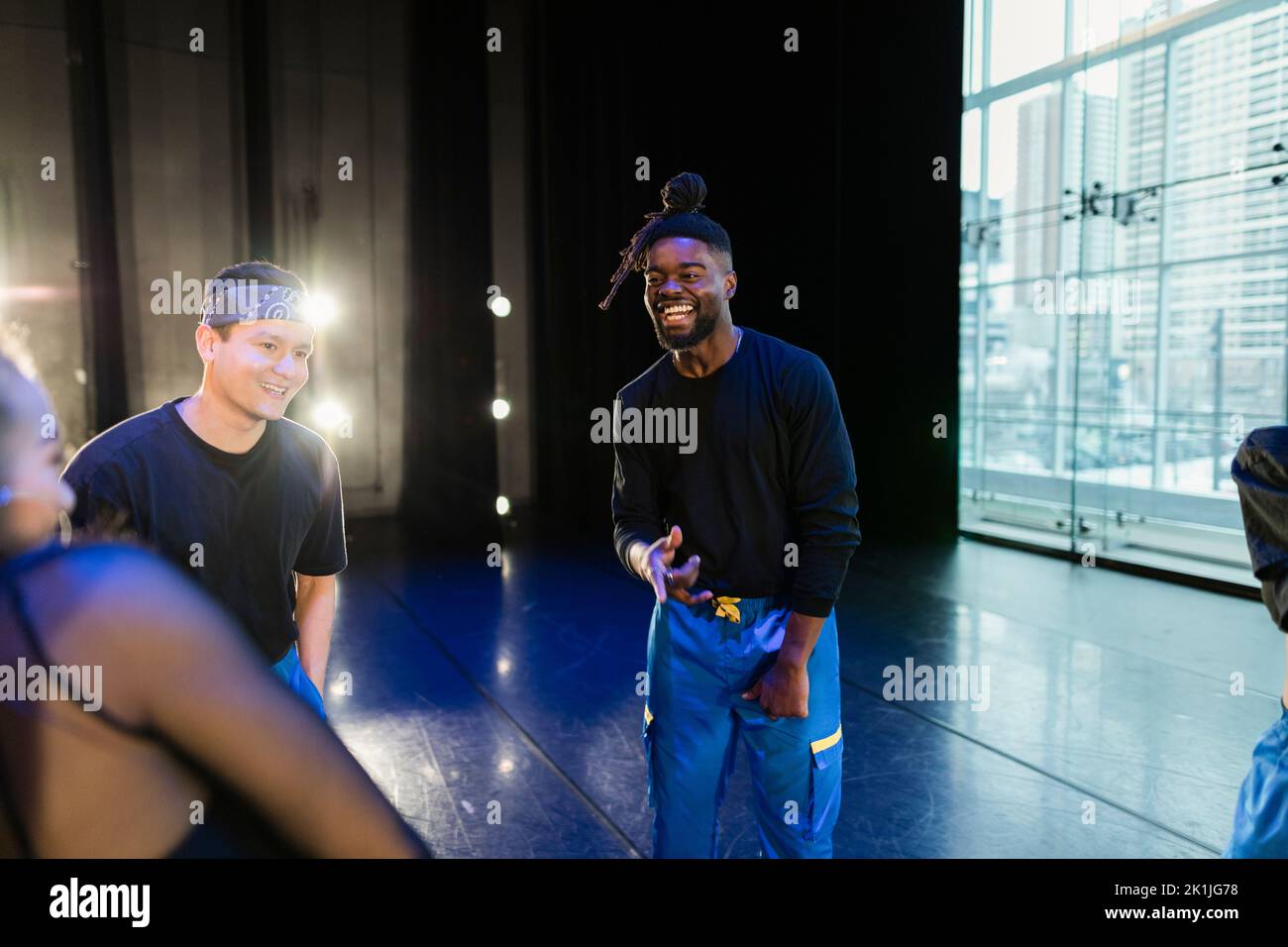 Dancer talking hi-res stock photography and images - Alamy