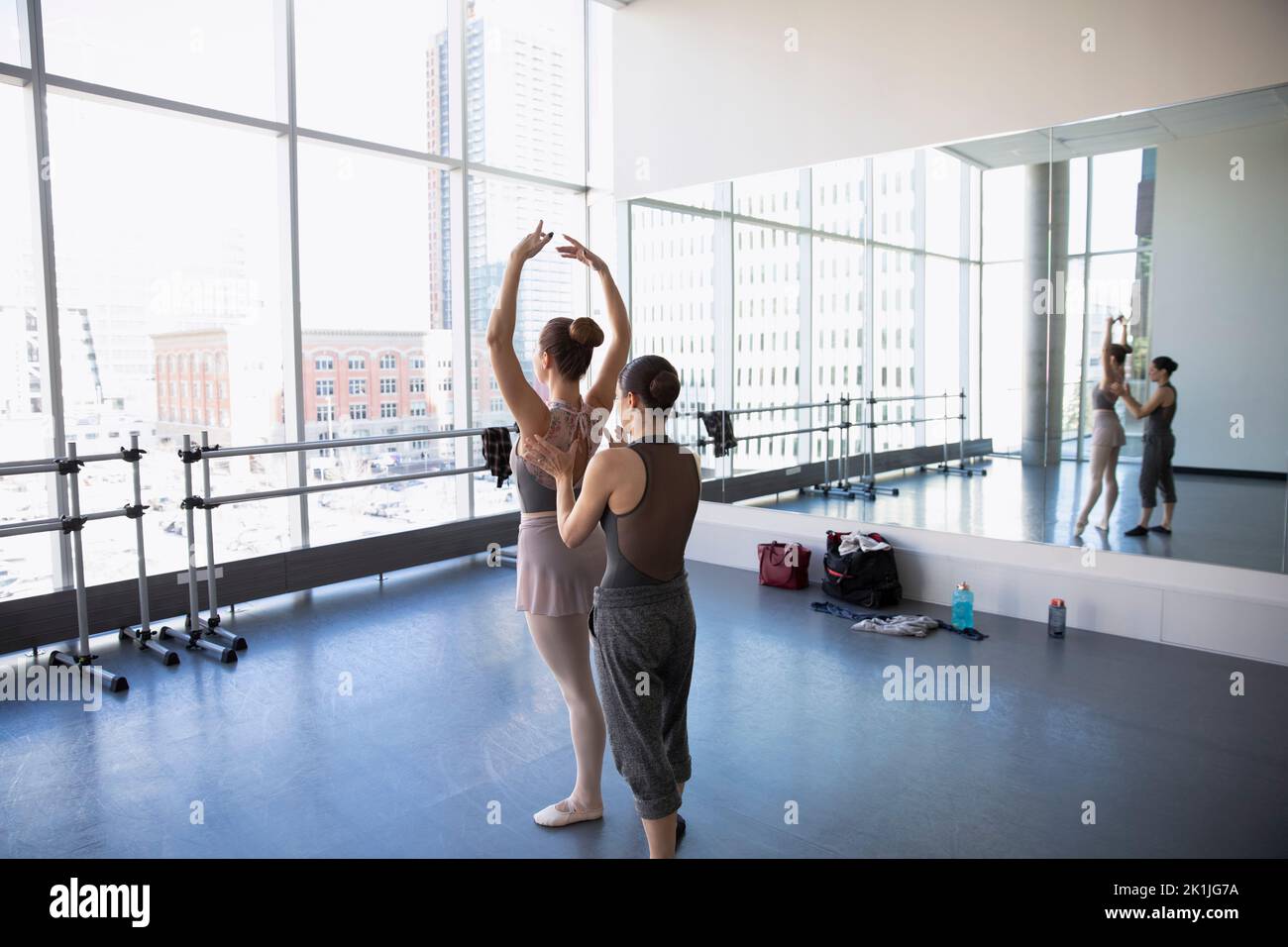 Dancing form hi-res stock photography and images - Alamy