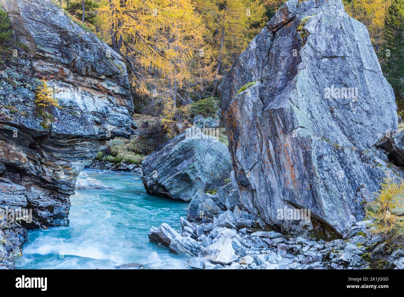 Mountain stream running through cliffs hi-res stock photography and ...