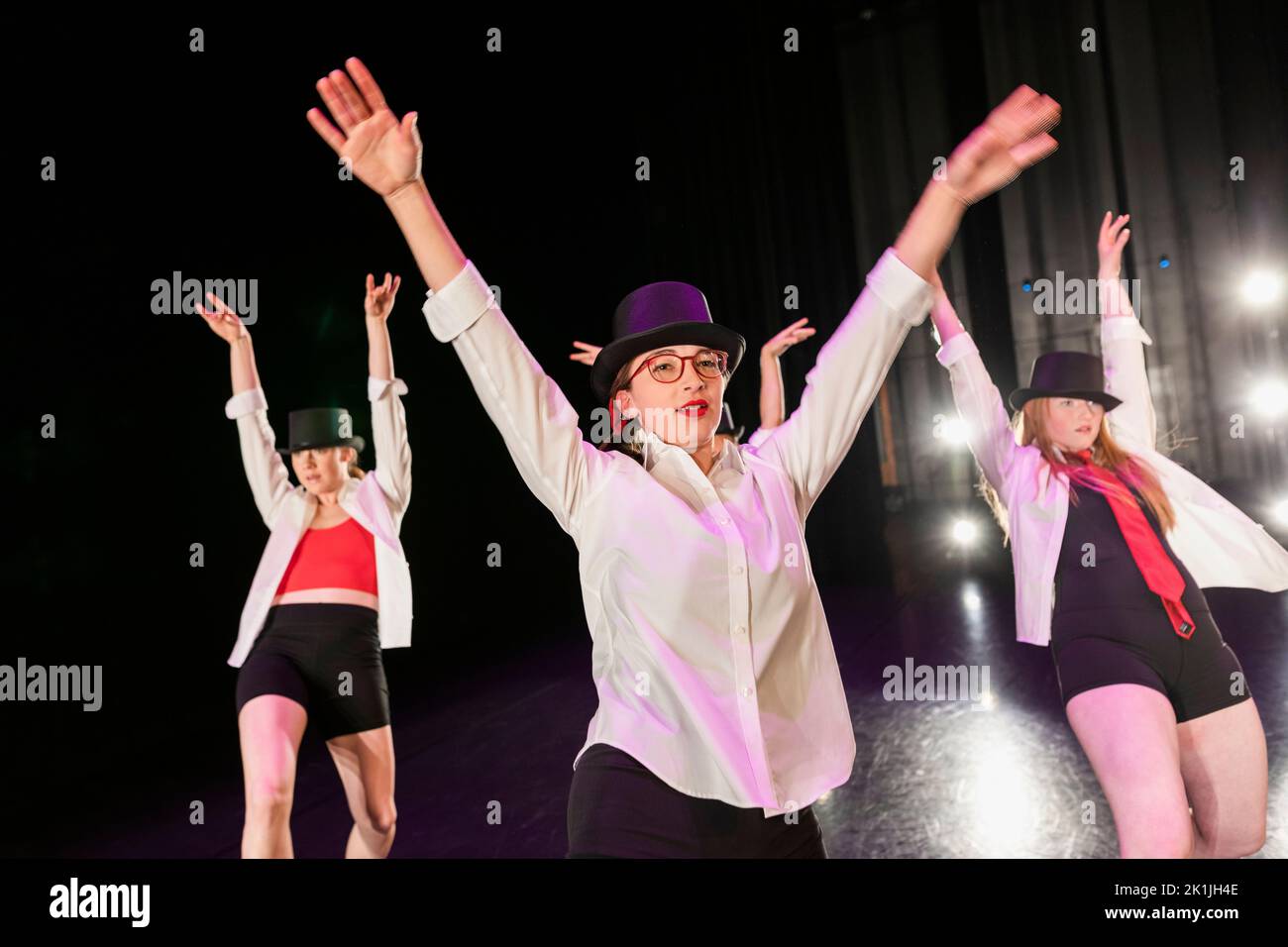 Top 20 dancers hi-res stock photography and images - Alamy
