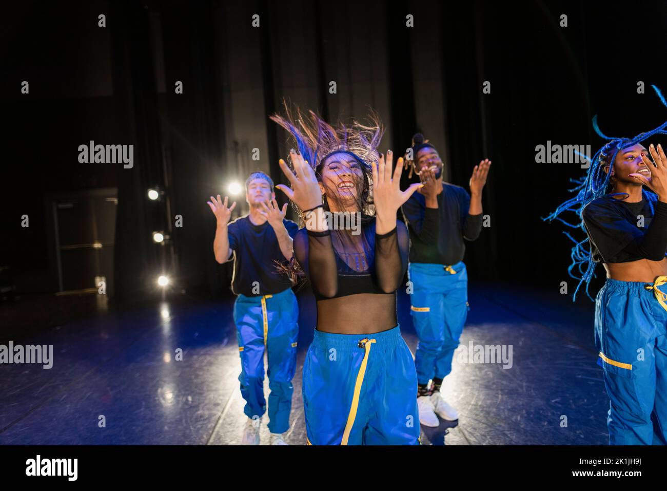 Hip hop dance stage hi-res stock photography and images - Alamy
