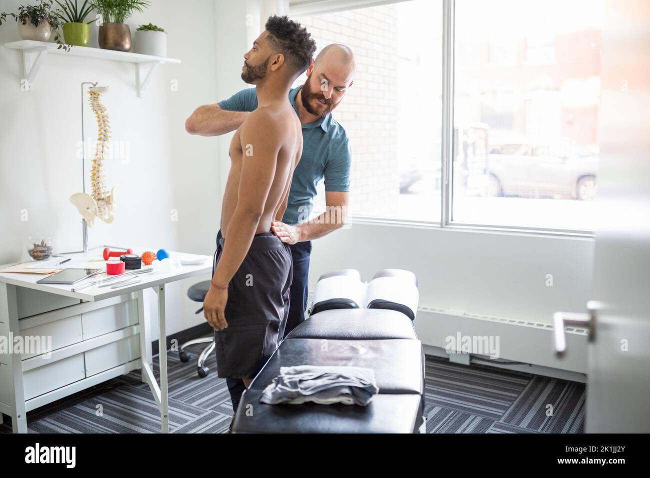 Helping client hi-res stock photography and images - Alamy Helping client hi-res stock photography and images - Alamy