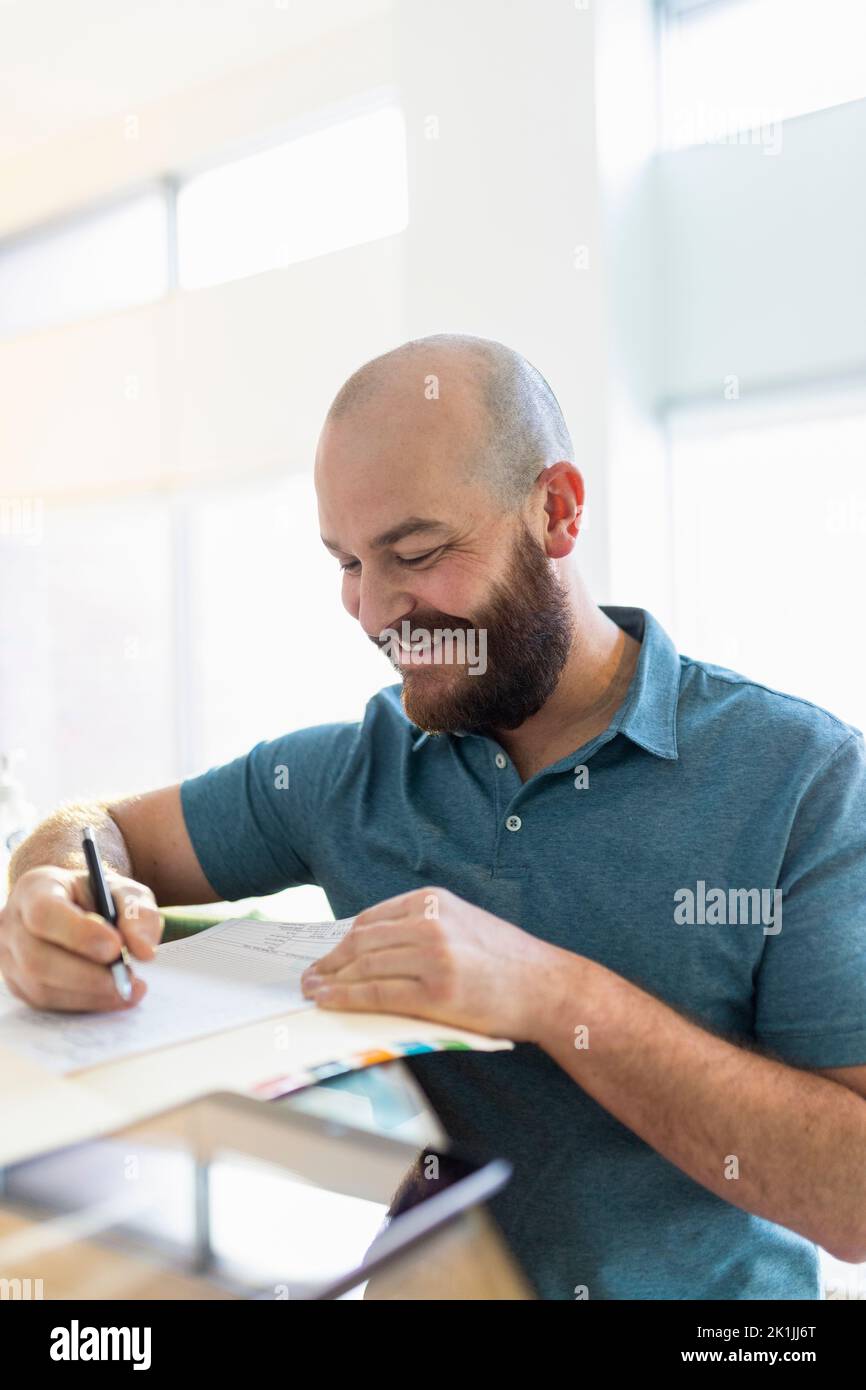 Reception desk doctor hi-res stock photography and images - Alamy
