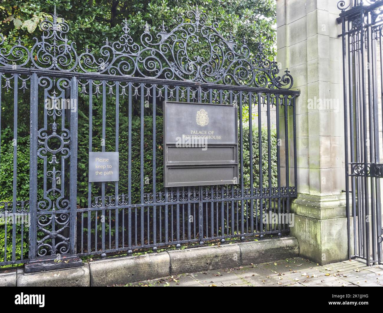 The gates of the Palace of Holyrood house in Edinburgh, Scotland Stock ...