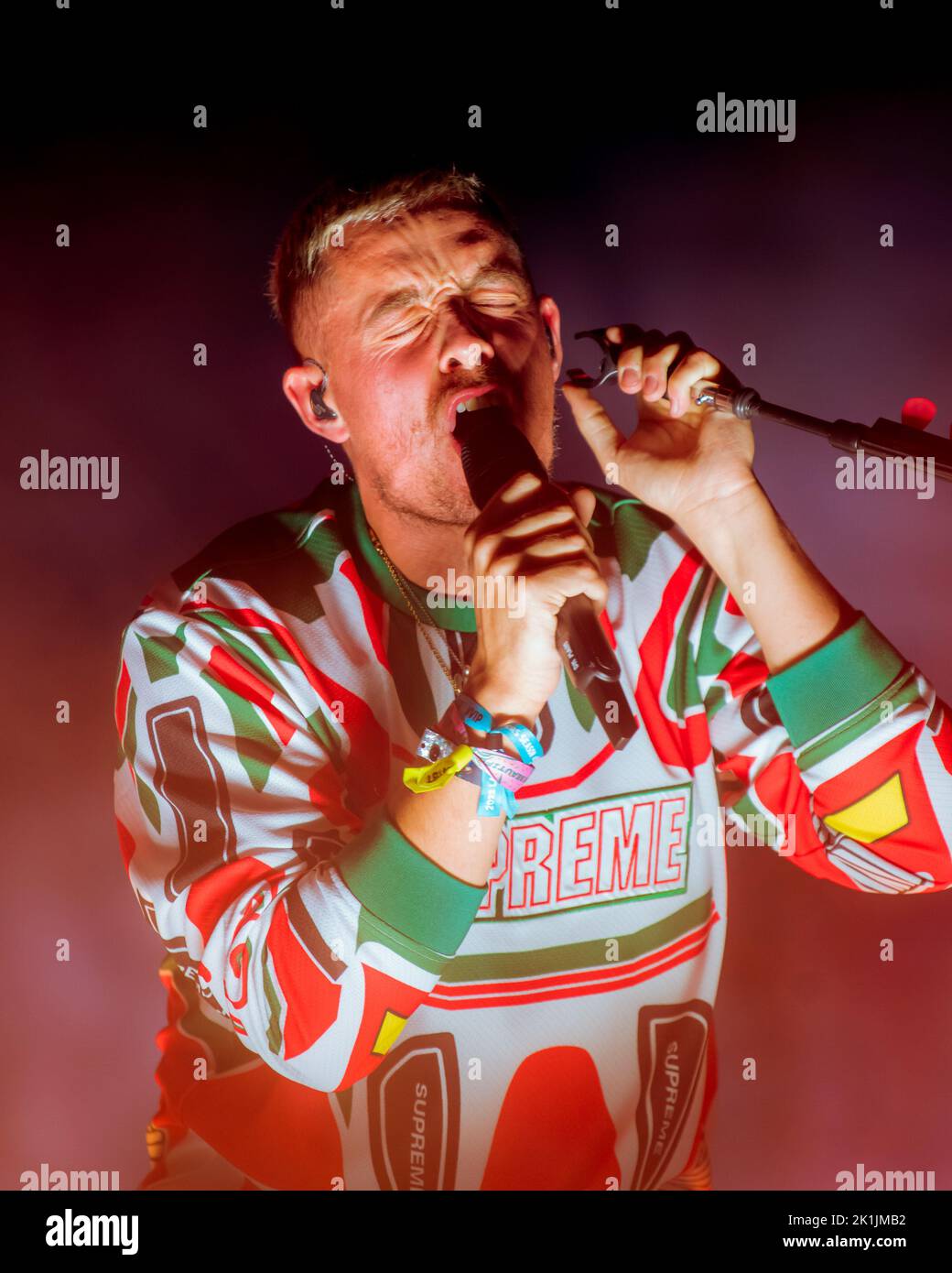 Dermot kennedy on stage hi-res stock photography and images - Alamy