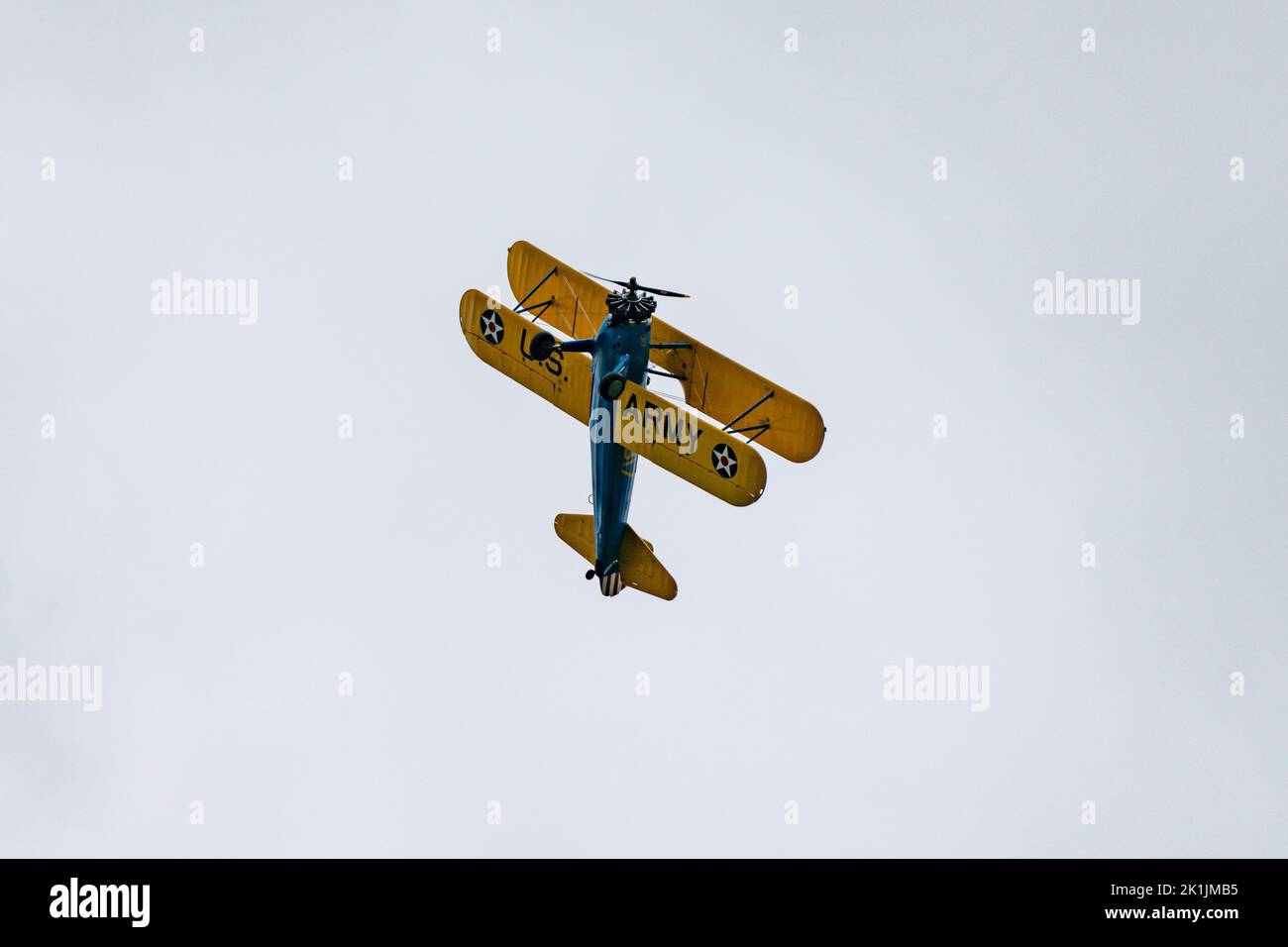 Bi plane low angle hi-res stock photography and images - Alamy