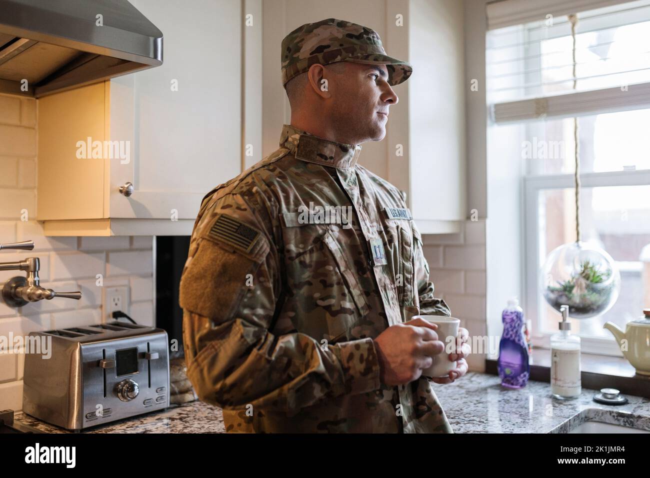 Kitchen uniform hi-res stock photography and images - Alamy