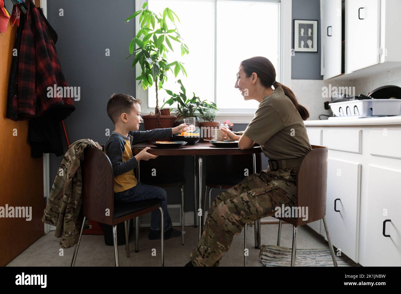 Military food army hi-res stock photography and images - Alamy