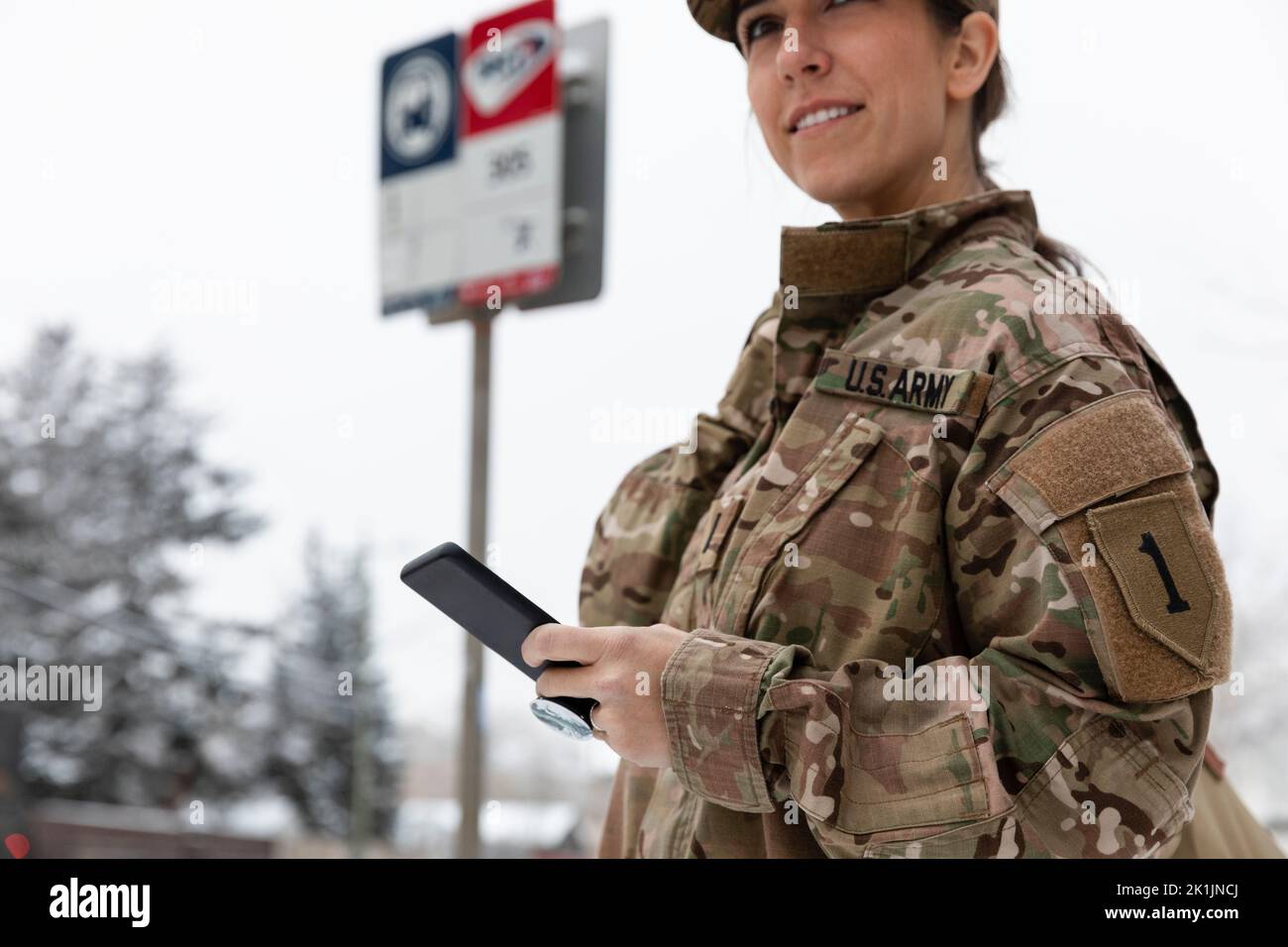 Heroine and mobile phone hi-res stock photography and images - Alamy