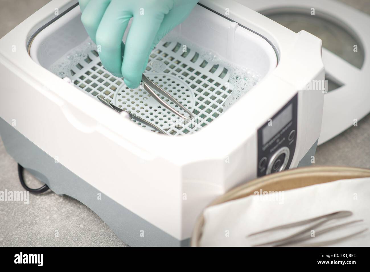 Hand disinfects tweezers with cleaning systems for medical instruments ...