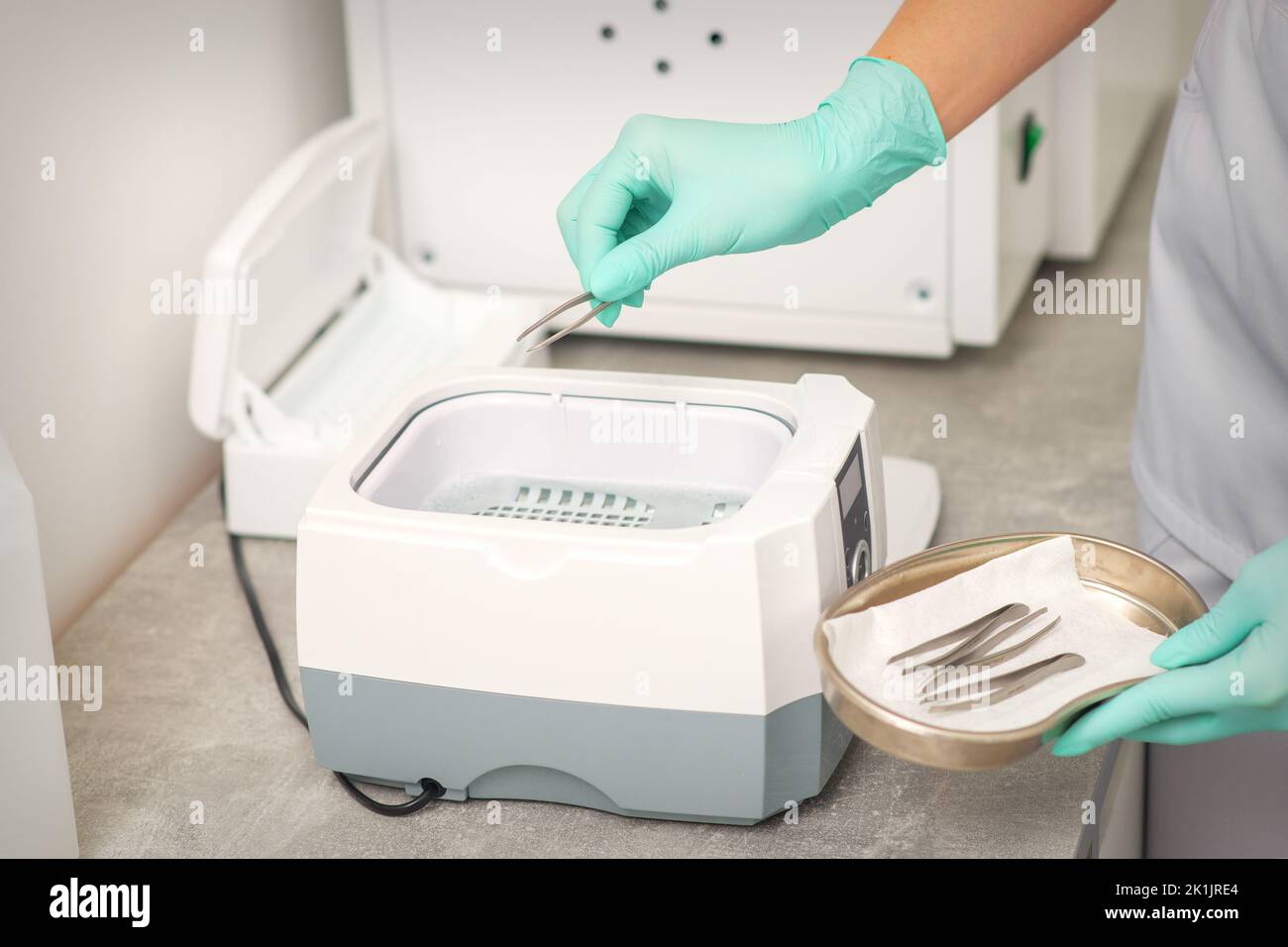 Hand disinfects tweezers with cleaning systems for medical instruments ...