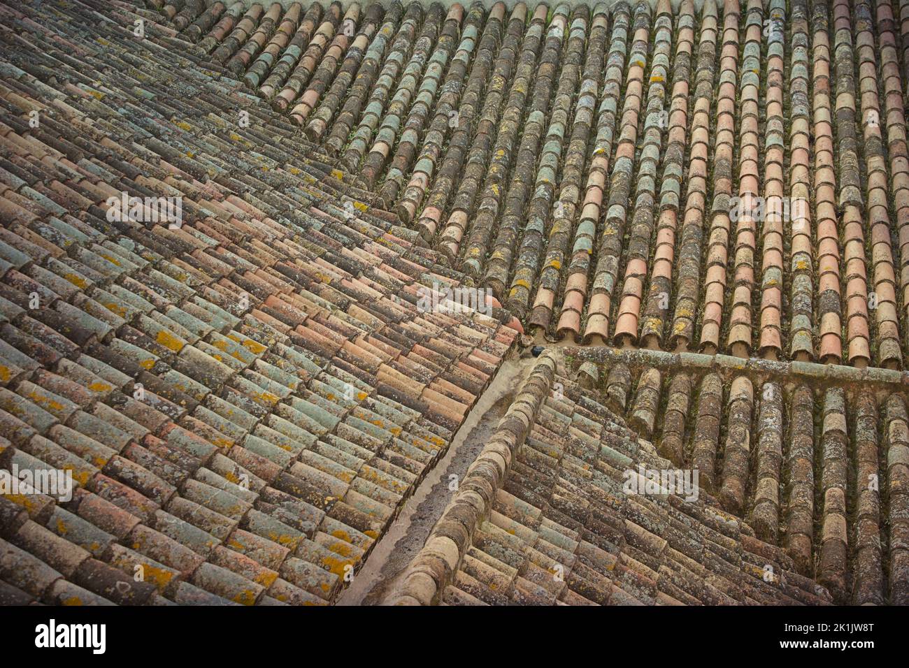 Roof texture. Red corrugated gable roof tiles. Pattern Stock Photo - Alamy