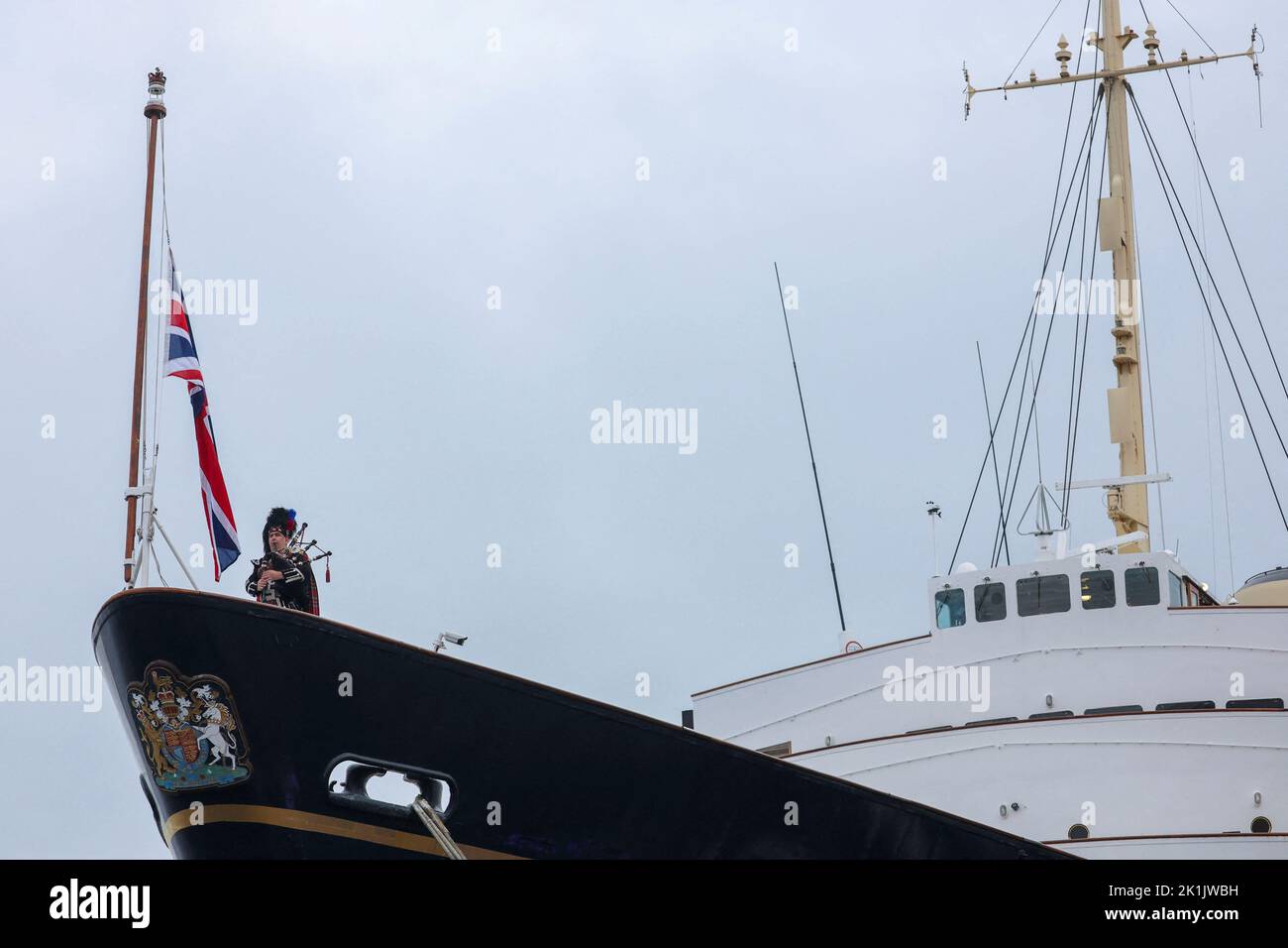 Royal funeral scotland 2022 hi-res stock photography and images - Alamy