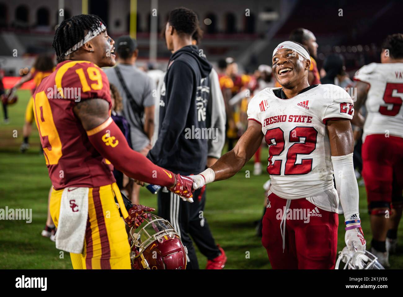 Southern California Trojans defensive back Jaylin Smith (19) and Fresno ...