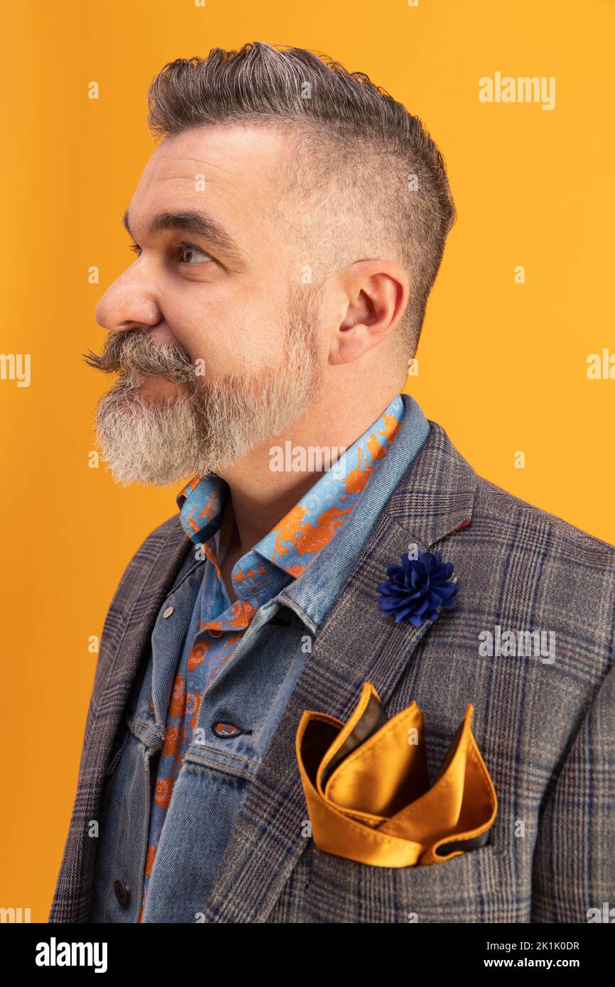 Stylish suit man hi-res stock photography and images - Alamy