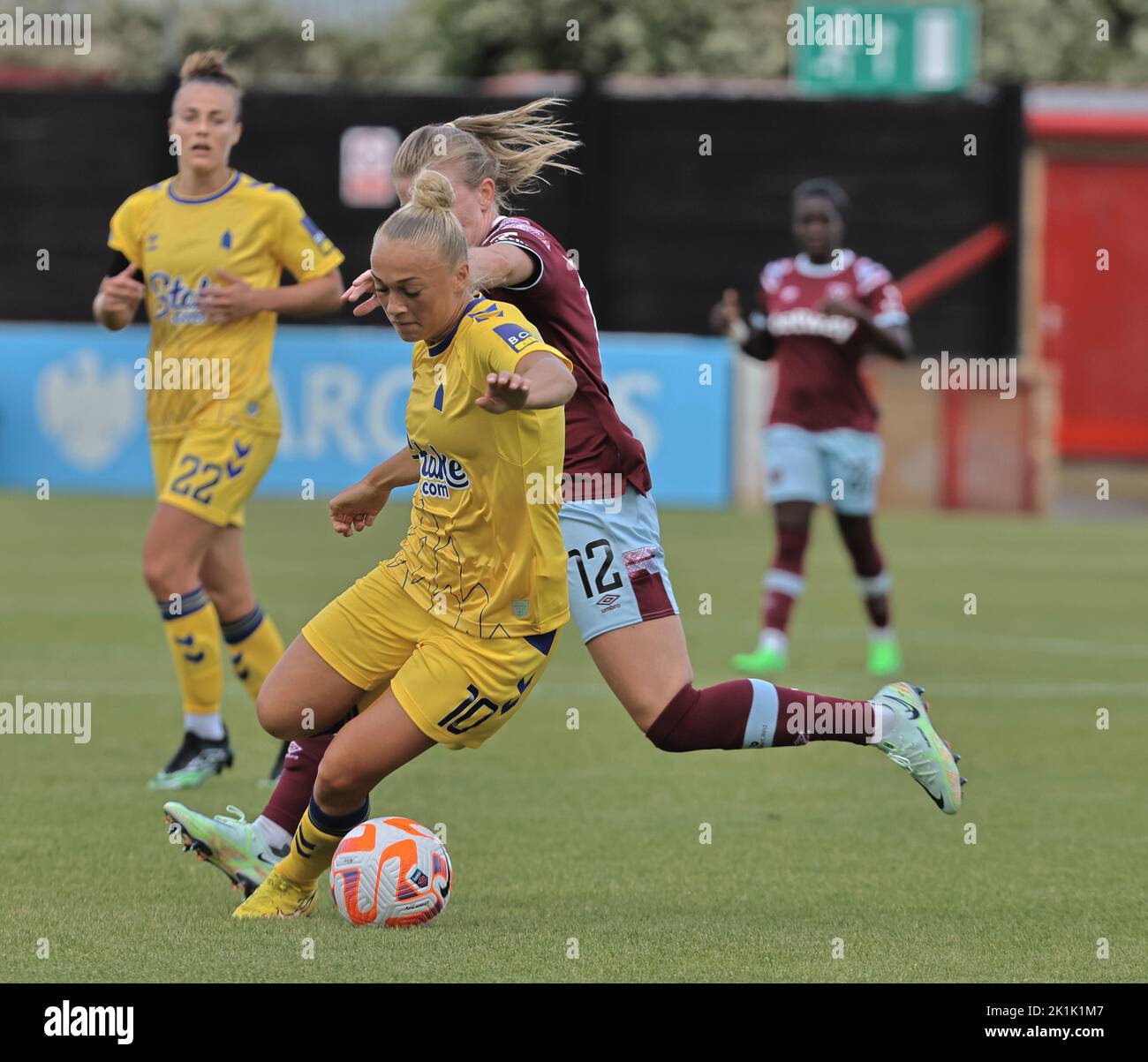 DAGENHAM ENGLAND - SEPTEMBER 18 : Hanna Bennison of Everton during ...