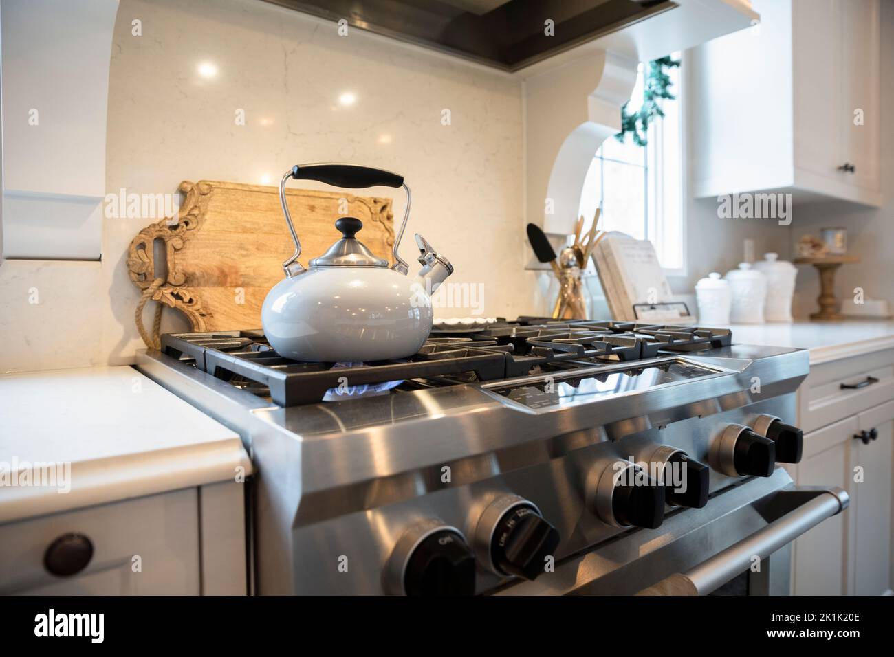 Family cooking kettle flame hi-res stock photography and images - Alamy