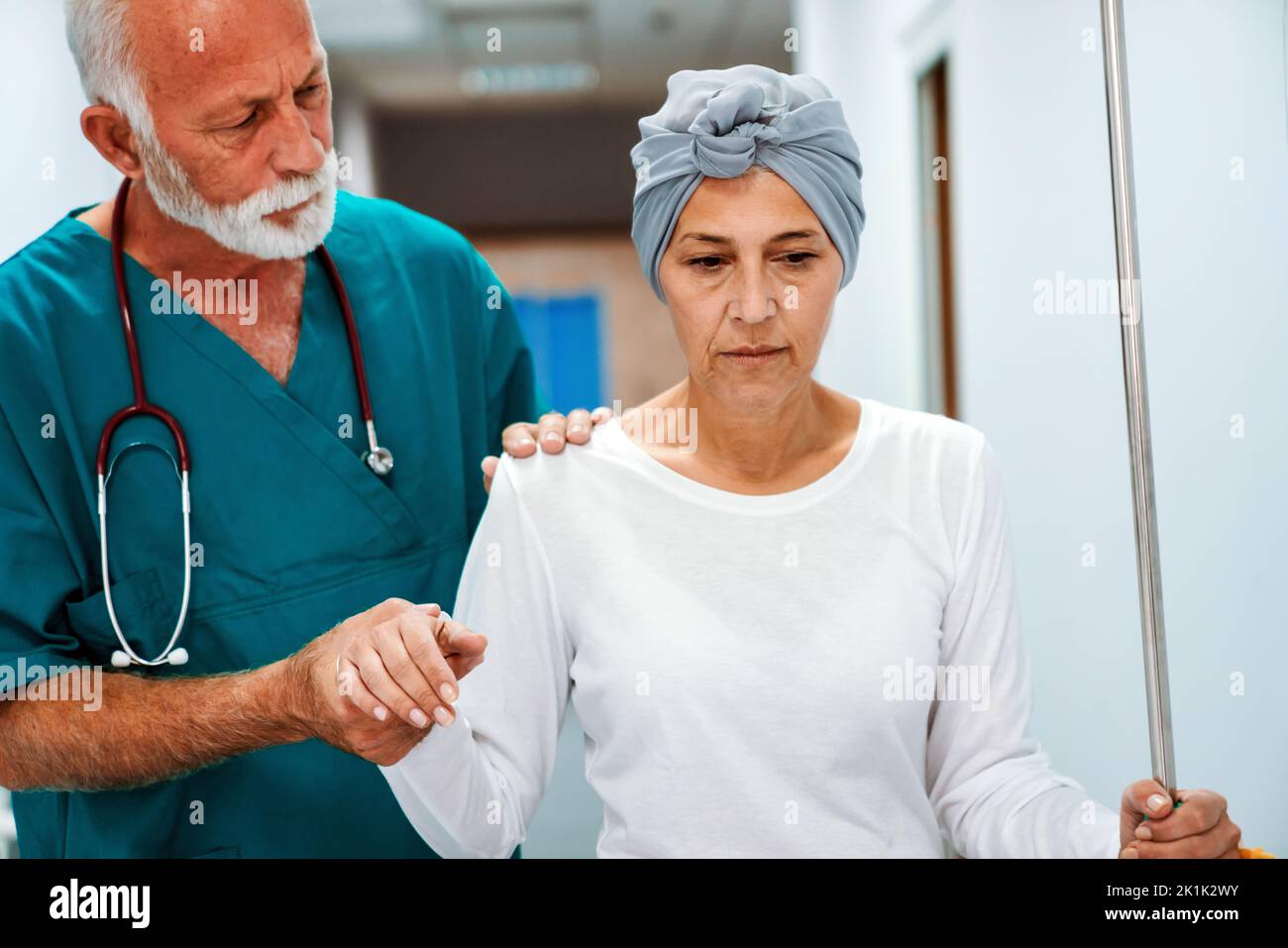 Cancer treatment patient hi-res stock photography and images - Alamy