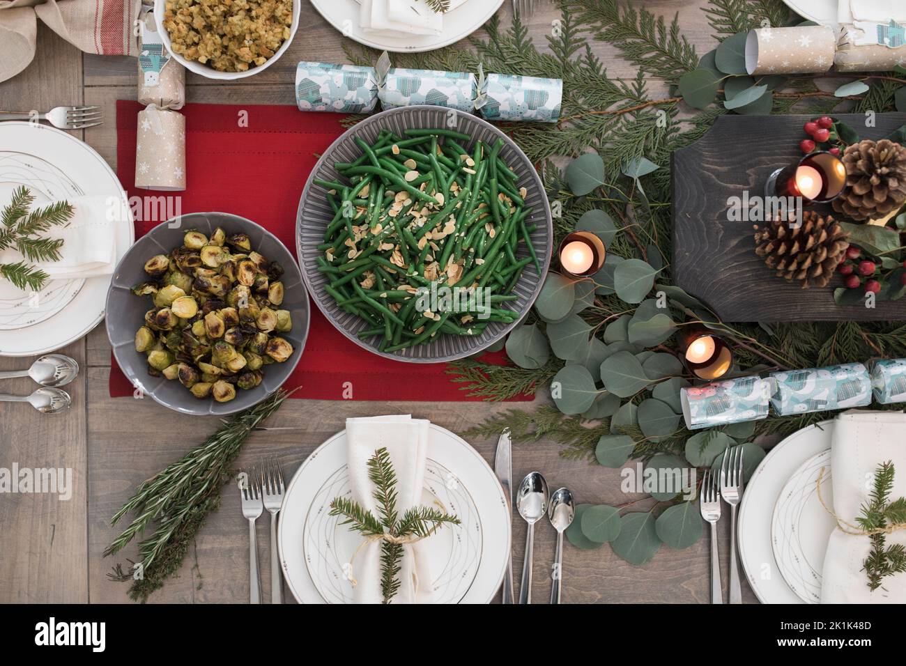 Overhead view table hi-res stock photography and images - Alamy