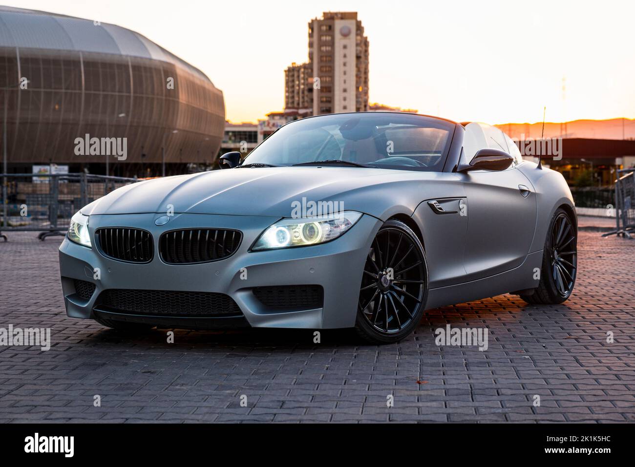 Vehicle wrap hi-res stock photography and images - Alamy