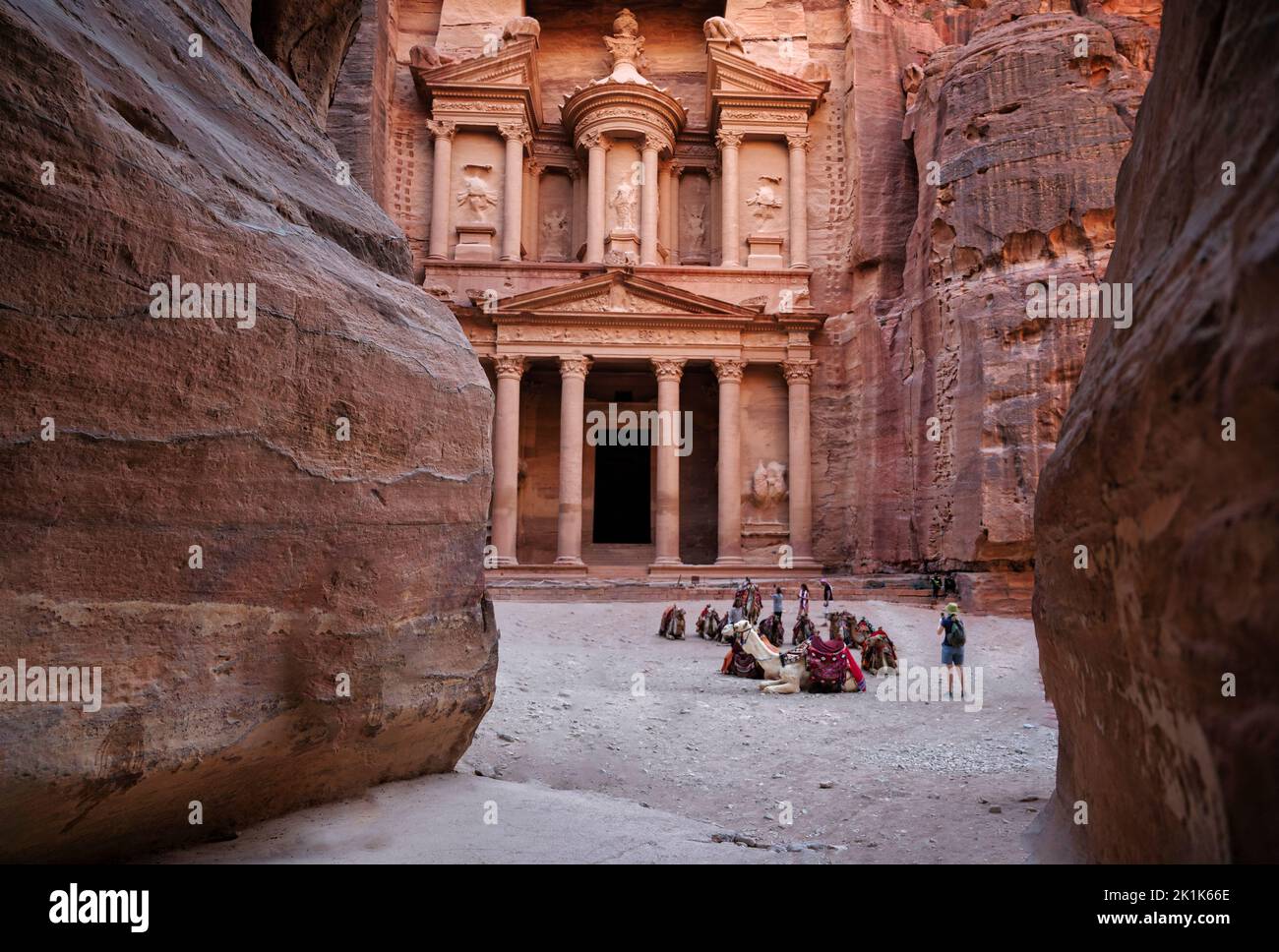 Al Khazneh Treasury, Petra, Jordan Stock Photo - Alamy
