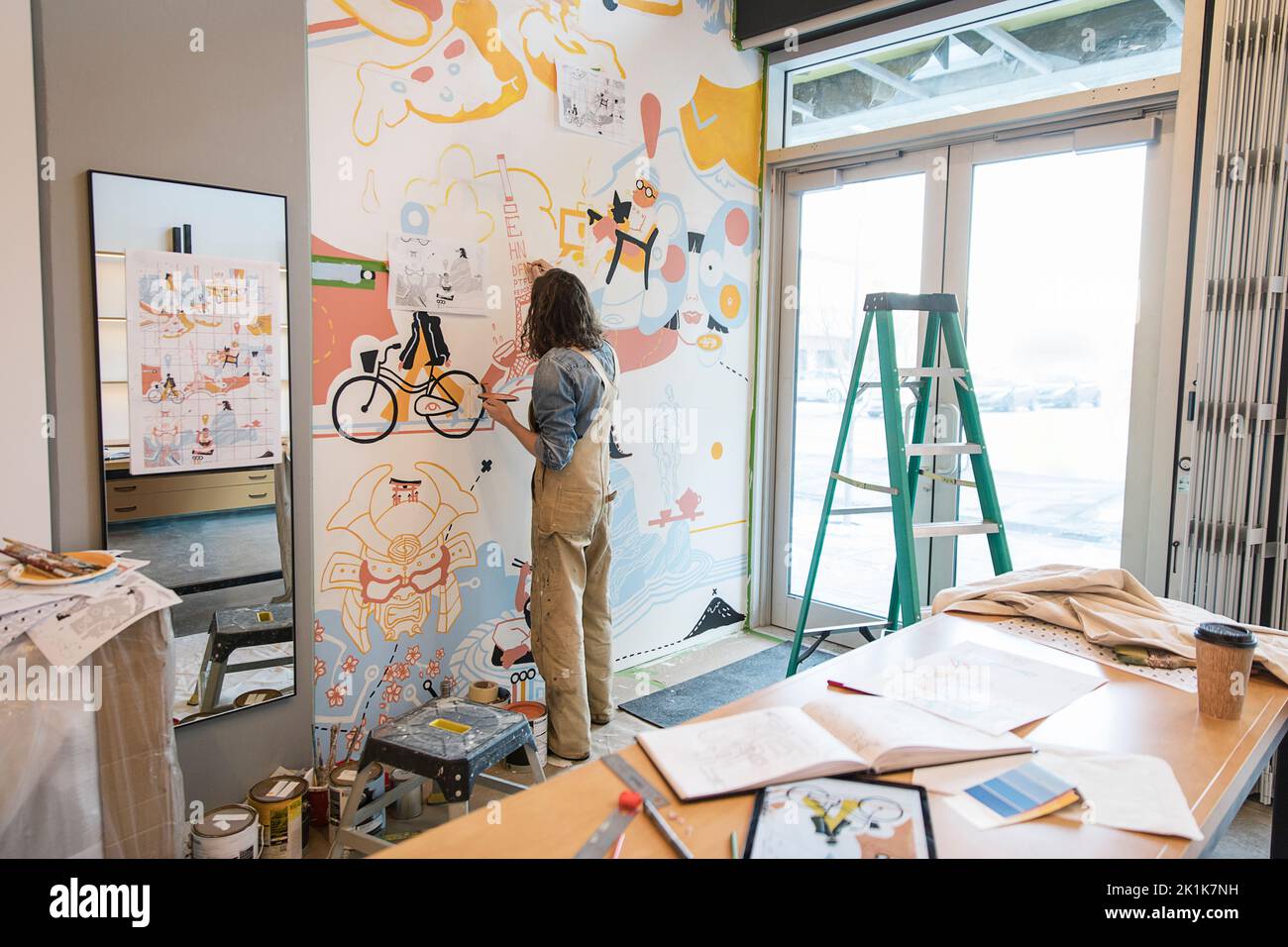 Clothing store mural hi-res stock photography and images - Alamy