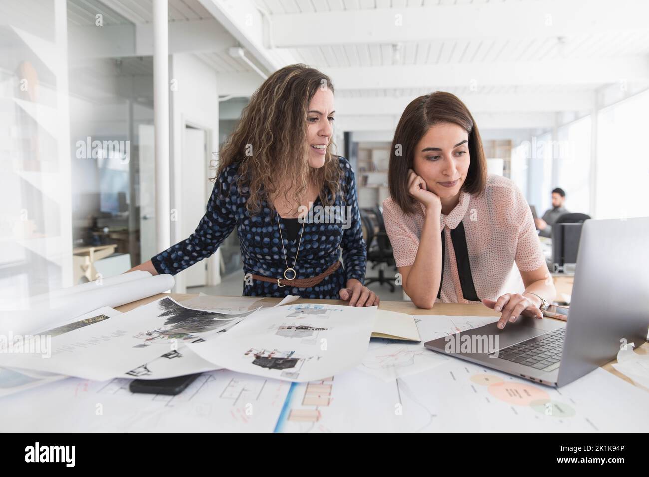 Creative employee hi-res stock photography and images - Alamy