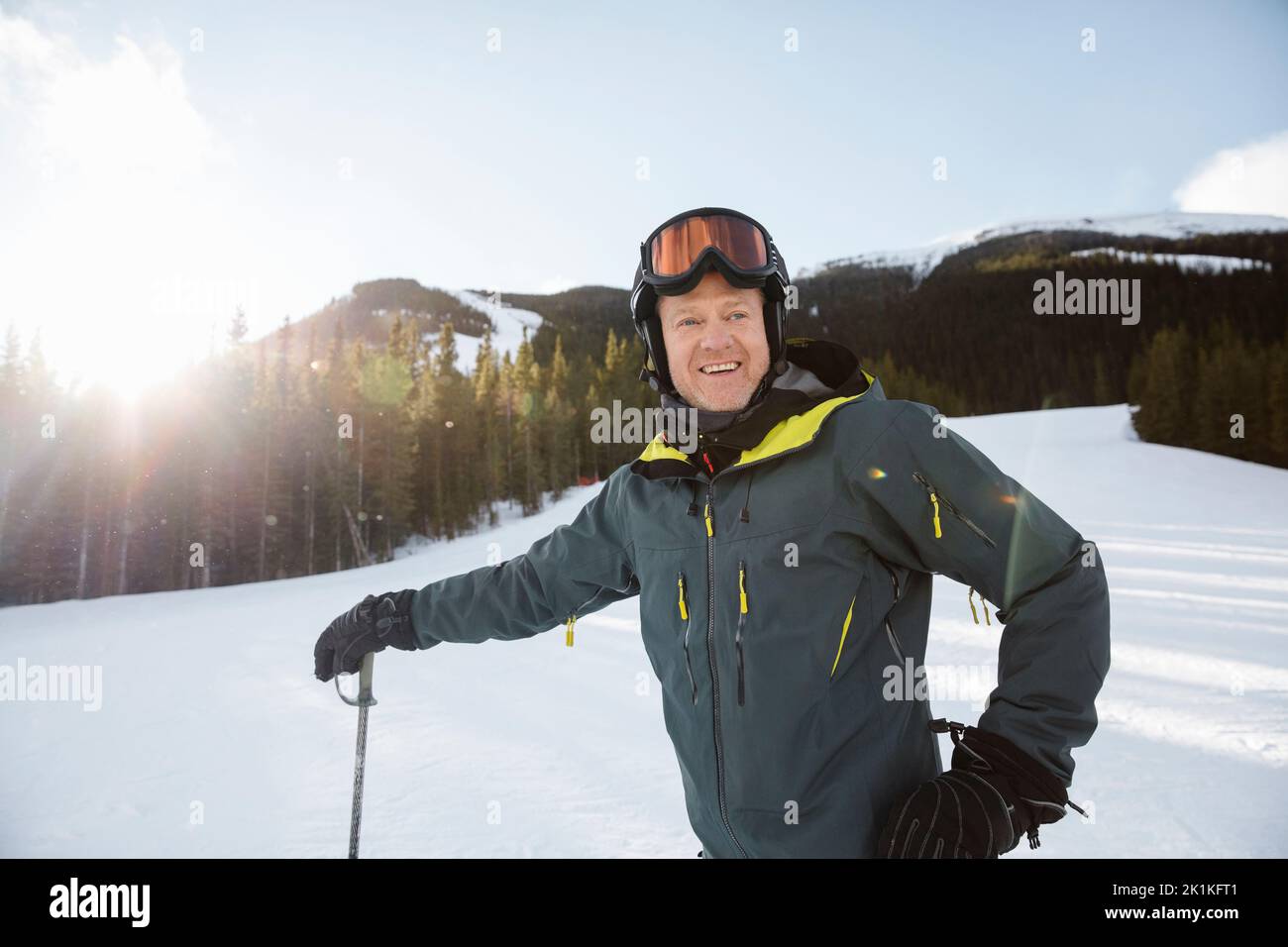 Male skier portrait hi-res stock photography and images - Alamy