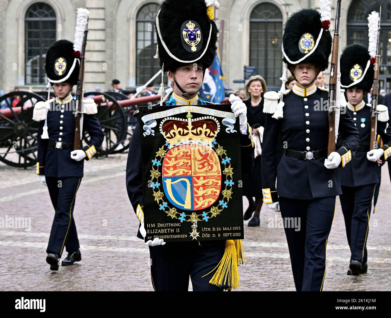 Procession with the Order of Seraphim from the Royal Palace in ...