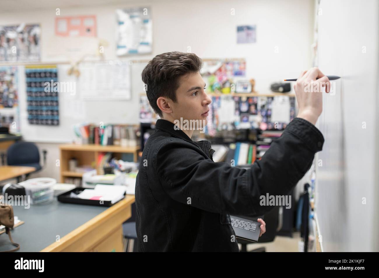 High school boy classroom hi-res stock photography and images - Alamy