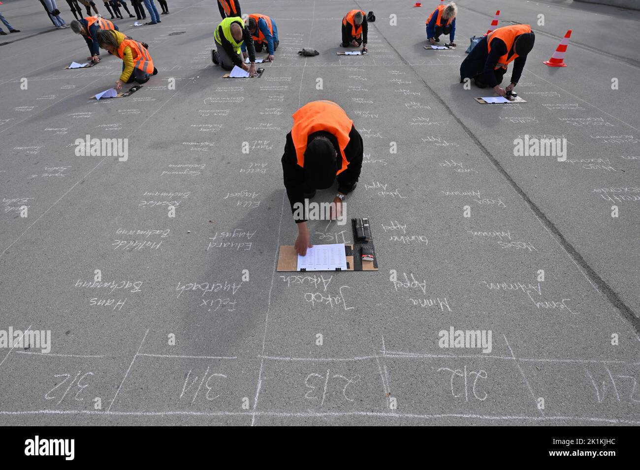 Weimar, Germany. 19th Sep, 2022. Participants of the action "Writing ...