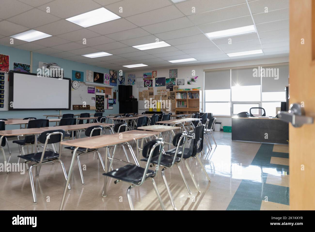 Empty school classroom desks hi-res stock photography and images - Alamy