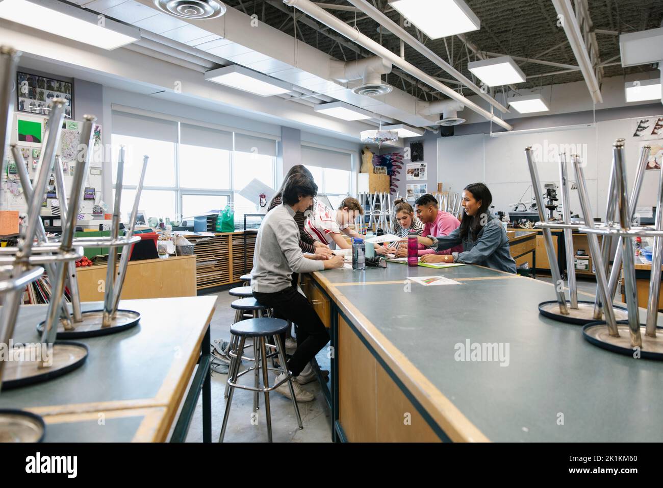 Black students laboratory hi-res stock photography and images - Alamy