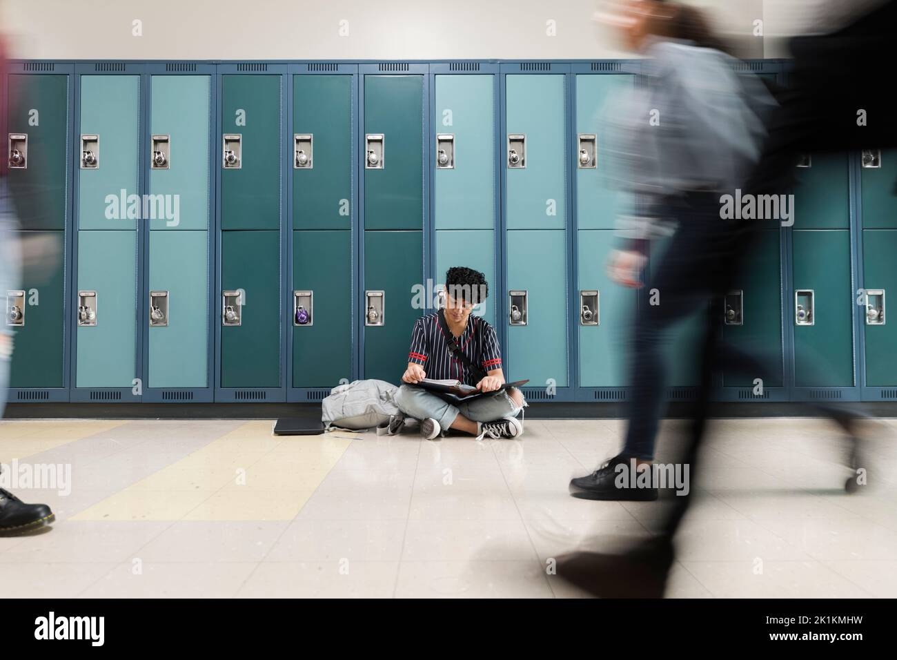 Full school locker hi-res stock photography and images - Alamy