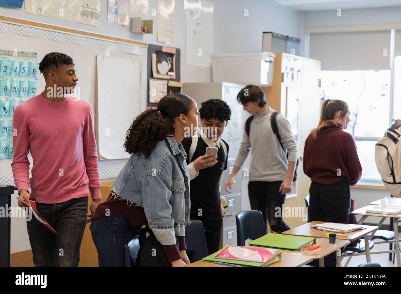Asian students and classroom hi-res stock photography and images - Alamy