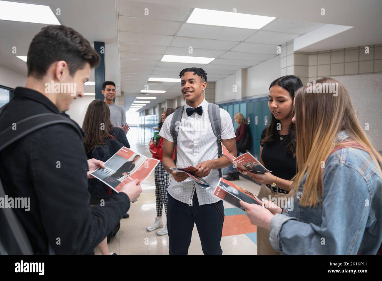 Boy voting 18 hi-res stock photography and images - Alamy