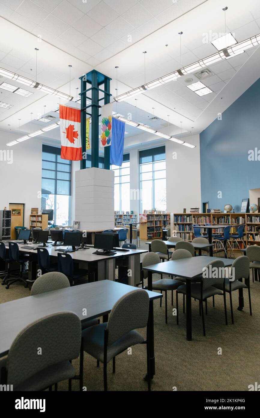 High bookshelf hi-res stock photography and images - Alamy