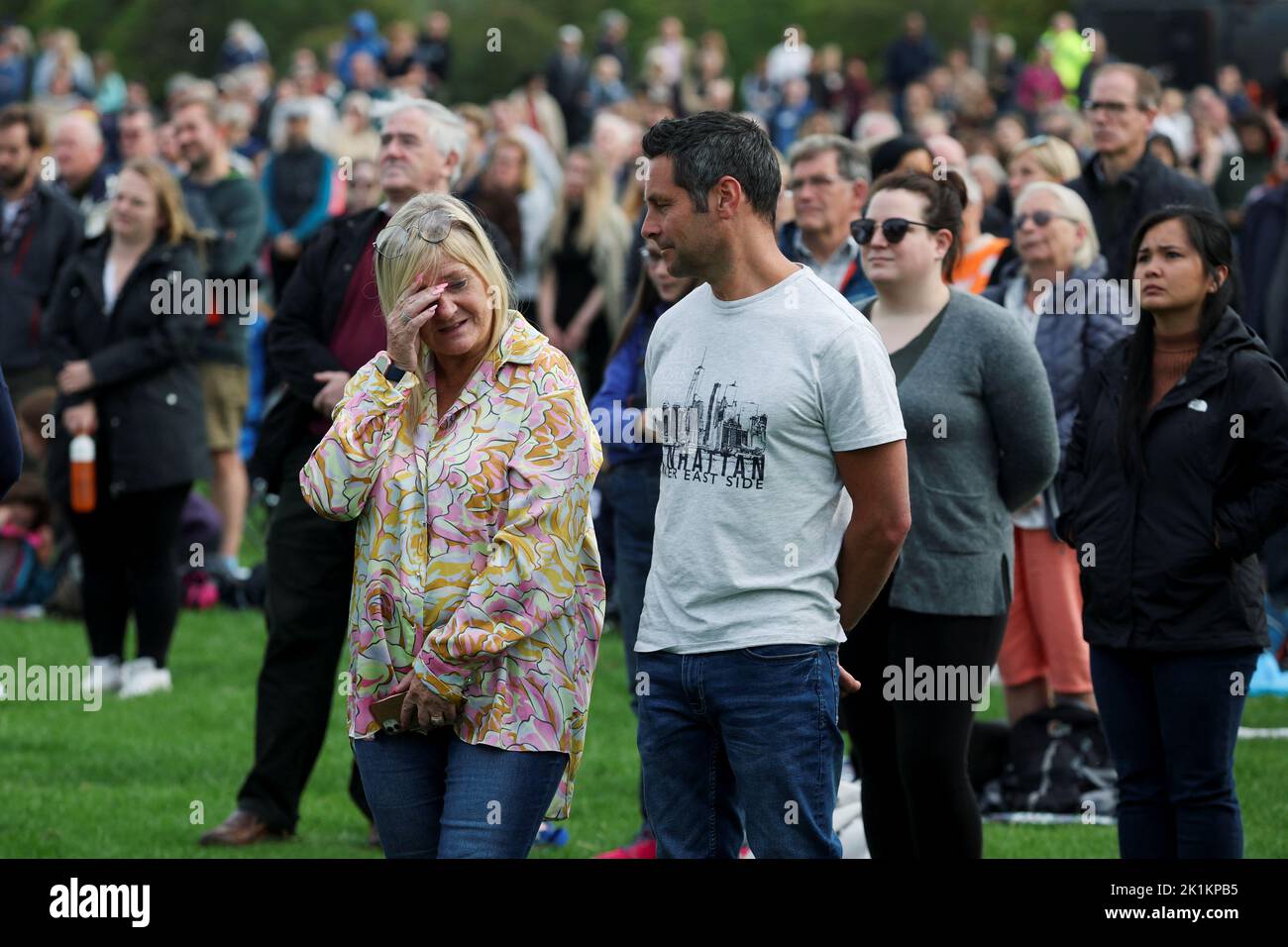 Edinburgh queen funeral screen hi-res stock photography and images - Alamy