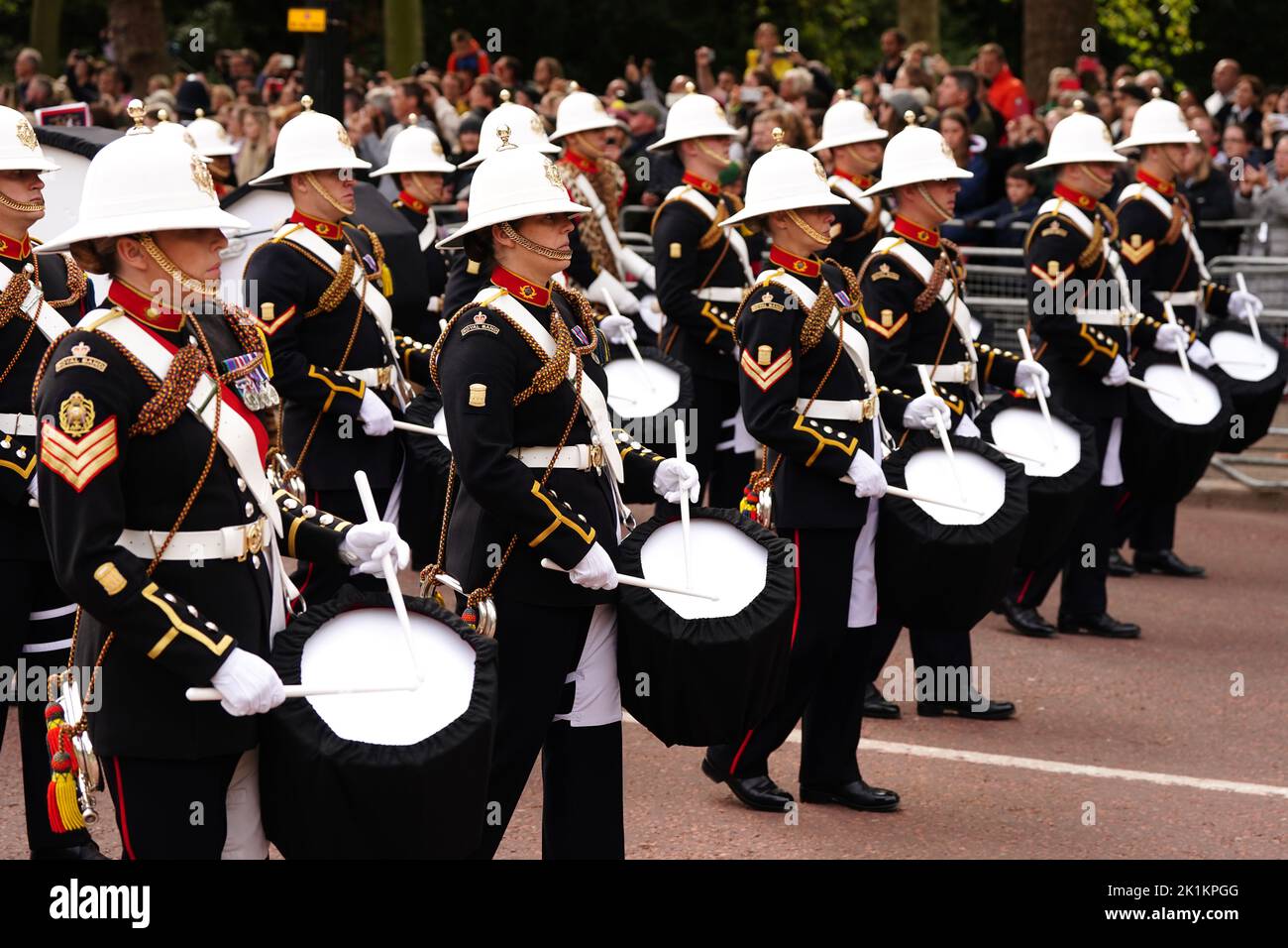 The coffin procession heads down Horse Guards Road following the state ...