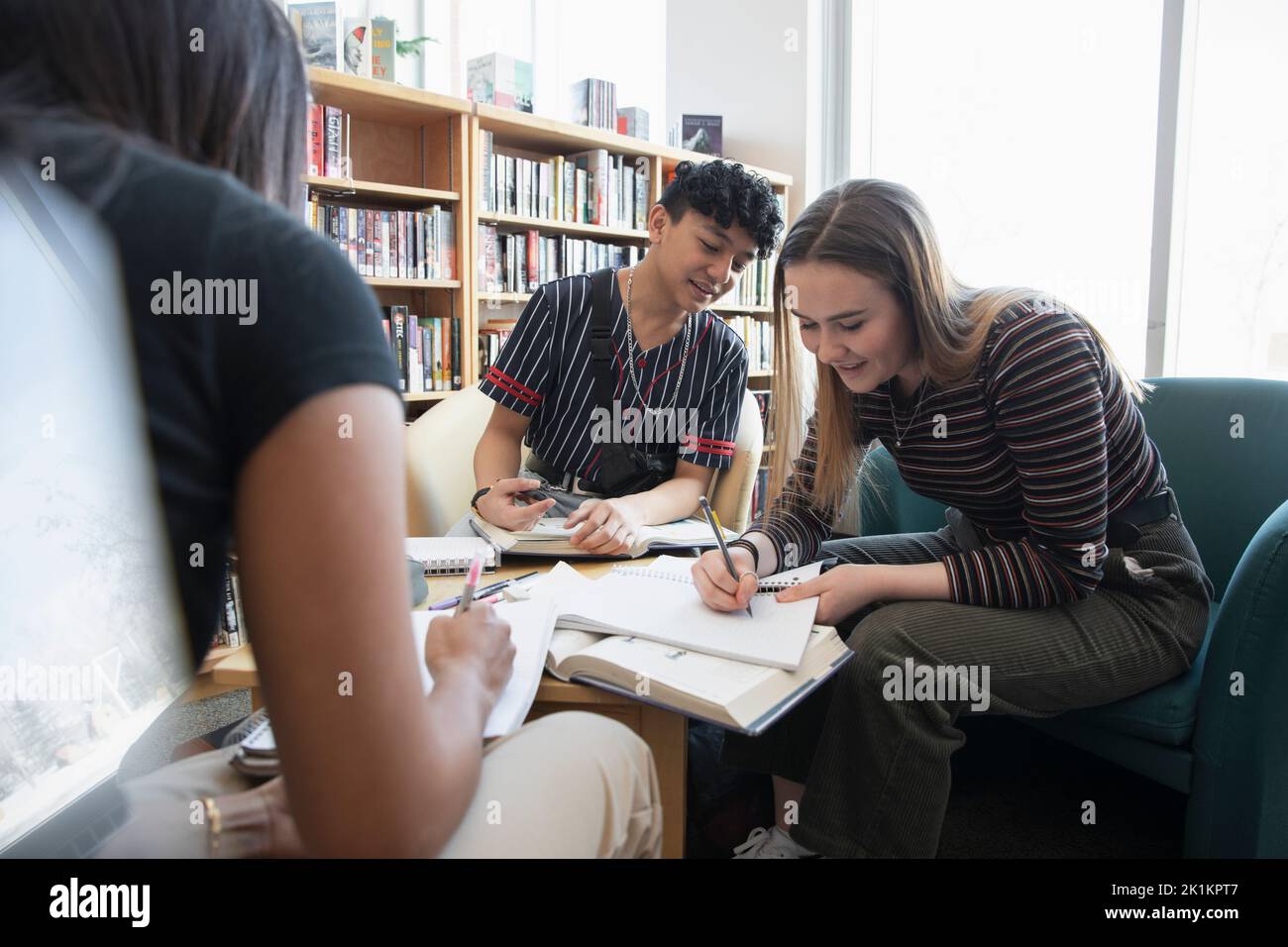 Boy and girl talking at school teen hi-res stock photography and images ...
