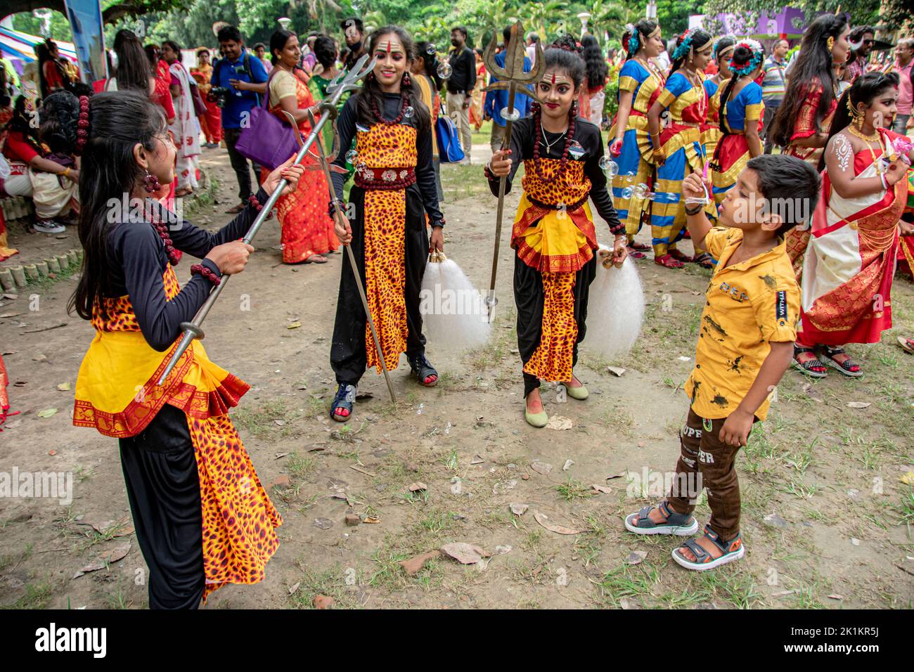 Kolkata, West Bengal, India. 18th Sep, 2022. A female lead group ...