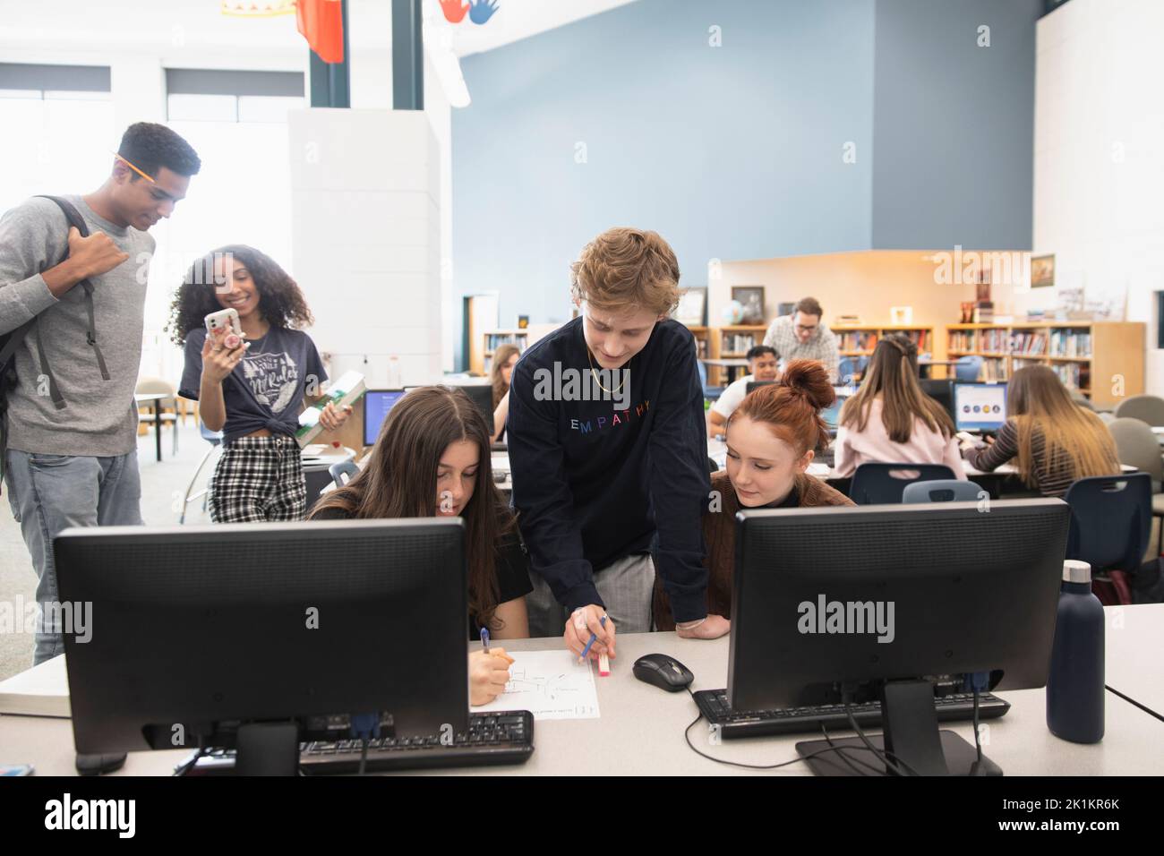 High school students girl and boys hi-res stock photography and images ...