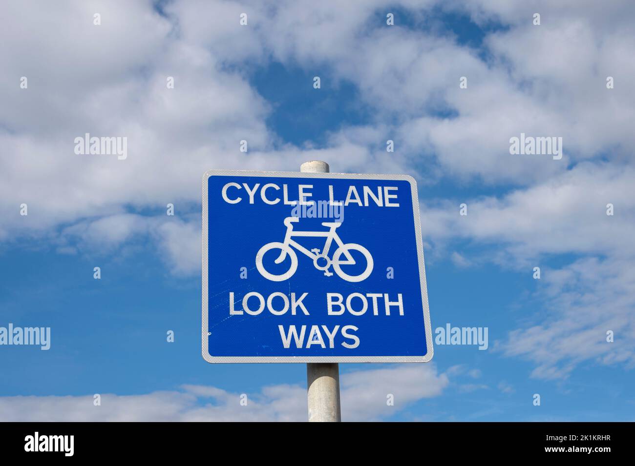 cycle lane, look both ways sign Stock Photo - Alamy cycle lane, look both ways sign Stock Photo - Alamy