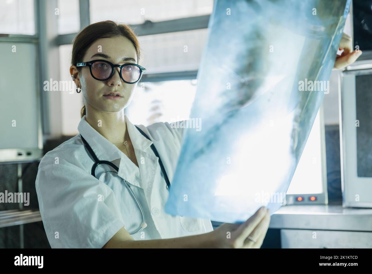 Doctor check in screen hi-res stock photography and images - Alamy