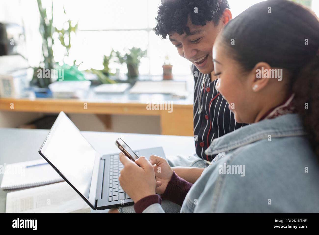 Two boys using laptop school hi-res stock photography and images - Alamy