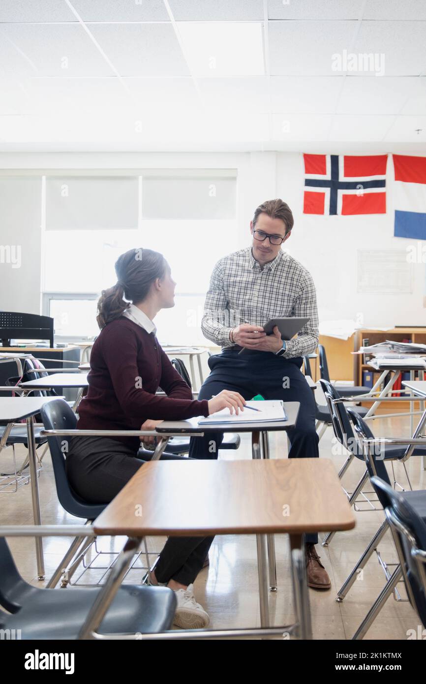 Teacher student talking classroom hi-res stock photography and images ...